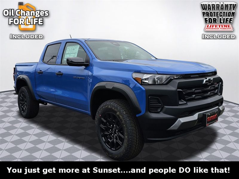 2025 Chevrolet Colorado Trail Boss Crew Cab - Sunset Auto Family