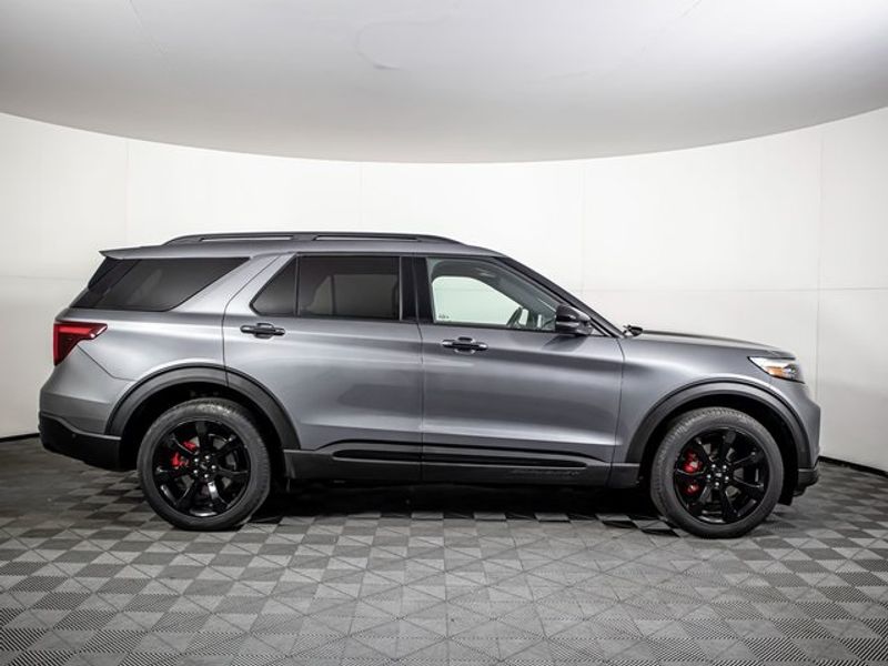 2022 Ford Explorer ST - Sunset Trucks