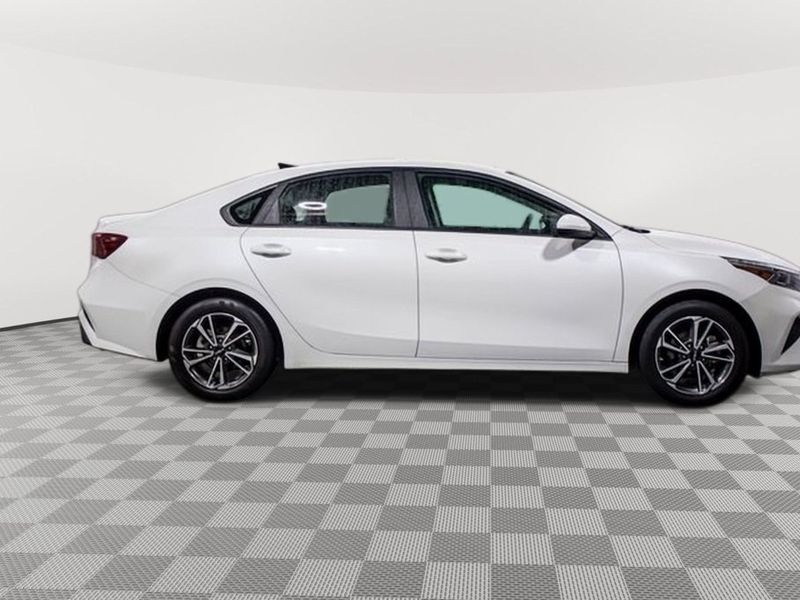 2022 Kia Forte LXS - Sunset Auto Family