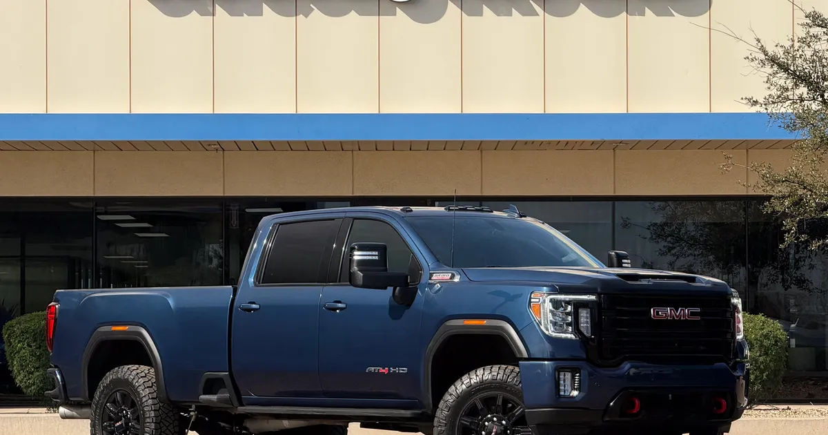 2022 GMC Sierra 2500HD AT4 - Unique Trucks