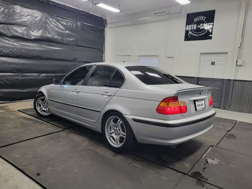 2002 BMW 3 Series 330i - Austin's Auto Sales