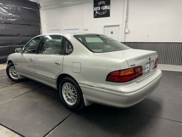 1999 Toyota Avalon XLS - Austin's Auto Sales