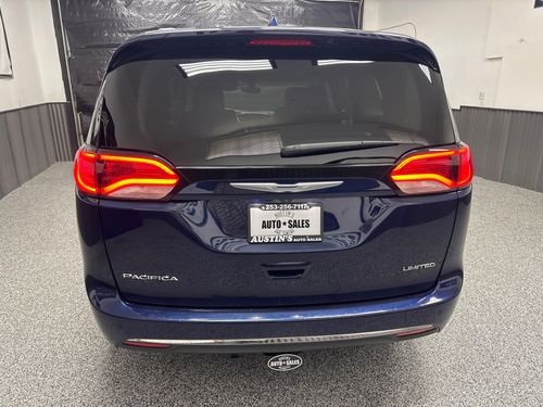 2018 Chrysler Pacifica Limited Passenger - Austin's Auto Sales