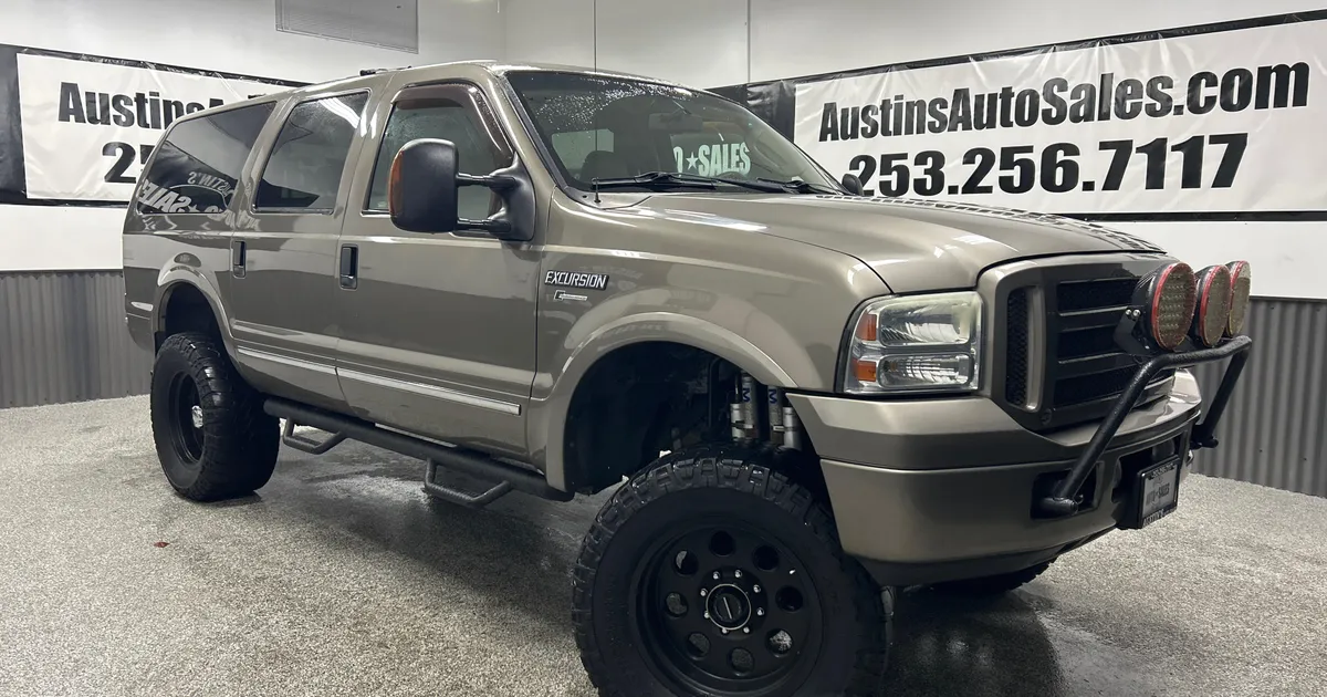 2005 Ford Excursion Limited - Austin's Auto Sales