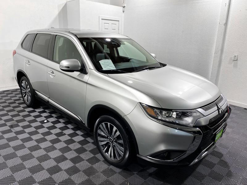 2020 Mitsubishi Outlander SE - Sunset Auto Wholesale