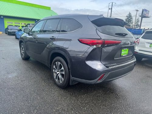 2021 Toyota Highlander XLE - Sunset Auto Wholesale