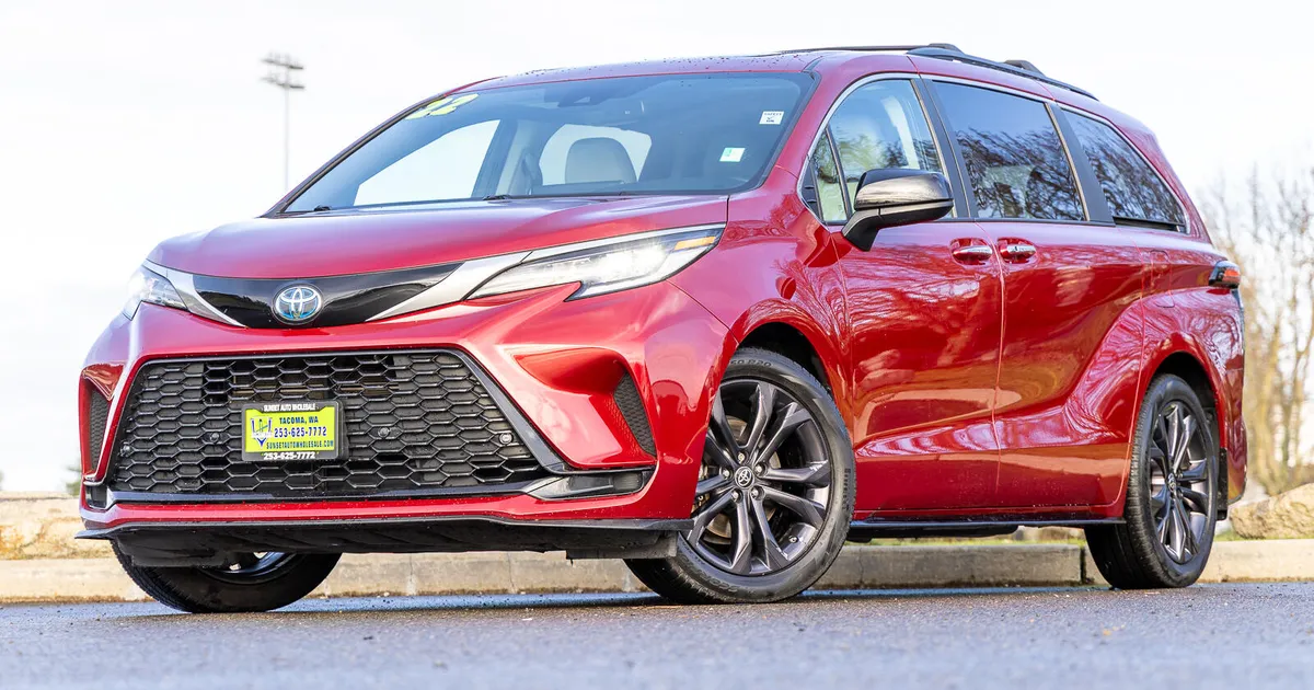 2022 Toyota Sienna XSE - Sunset Auto Wholesale
