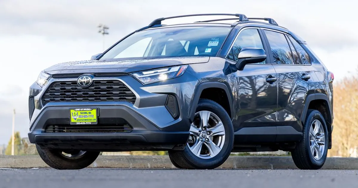 2022 Toyota RAV4 XLE - Sunset Auto Wholesale