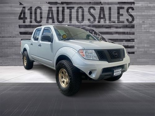 2017 NISSAN FRONTIER PRO-4X CREW CAB 4X4 - 410 Auto Sales