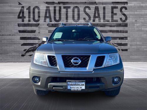 2017 NISSAN FRONTIER PRO-4X CREW CAB 4X4 - 410 Auto Sales